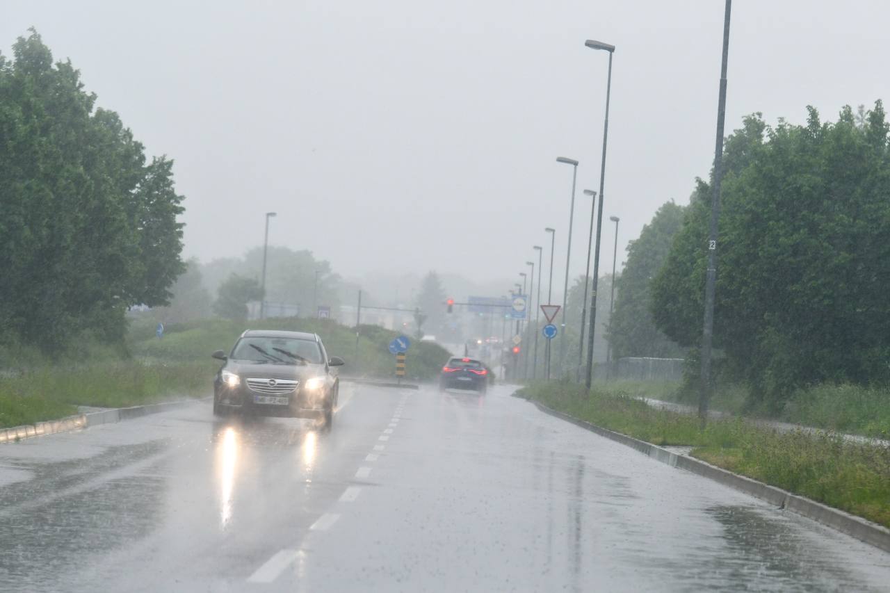 Padavine do večera, kaj so ukrepi?