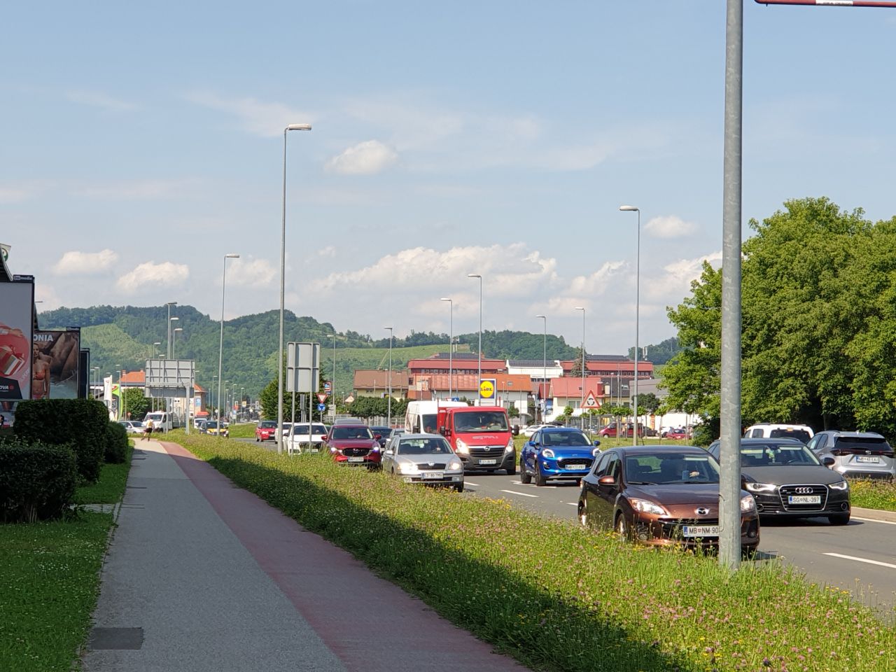 Turbo rondo pri Supernovi: Preobremenjenost, izsiljevanje in cik-cak vožnja